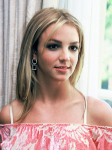 Britney Spears au début de sa carrière_Hit me Baby One More Time_fêe ses 20 ans